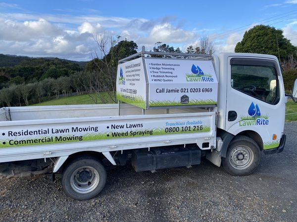 Choosing the Right Vehicle for Your Lawn Mowing Business: Truck, Ute ...